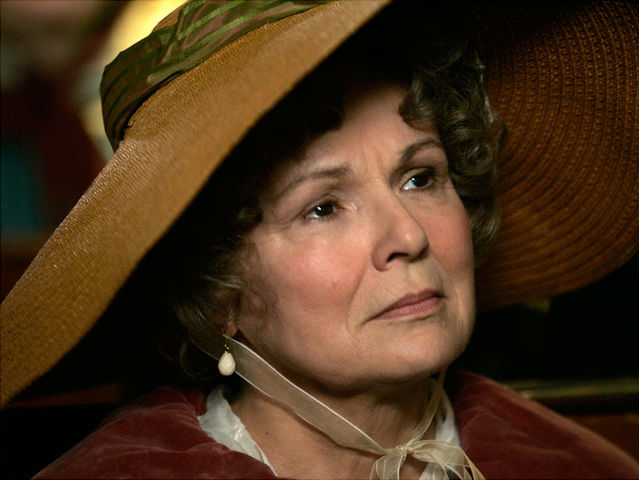 Only True Fans Can Tell Which Of These Images Isn’t Actually From One ...