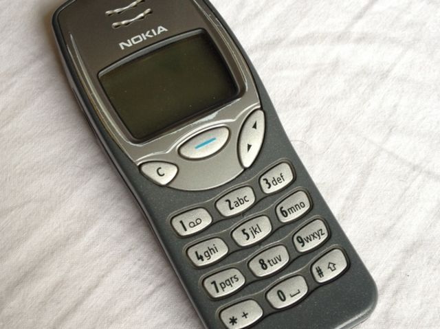 How Well Do You Remember These Iconic Moments Of The 1990's? | Playbuzz