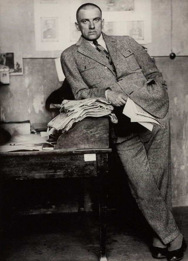 Vladimir Mayakovski, el Poeta de la Revolución