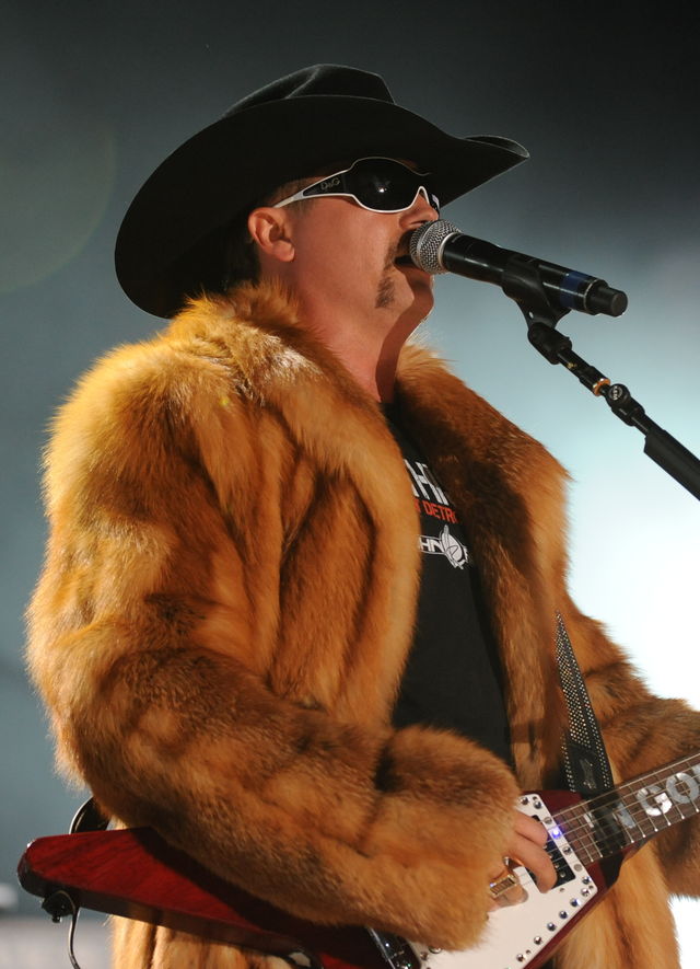 Which Country Music Star Looks the Best in a Cowboy Hat? | Playbuzz