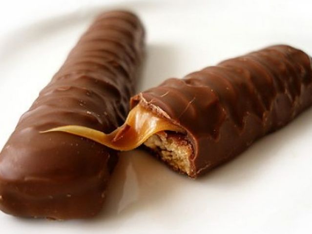 Can You Guess The Iconic Halloween Candy Without The Wrapper? | Playbuzz