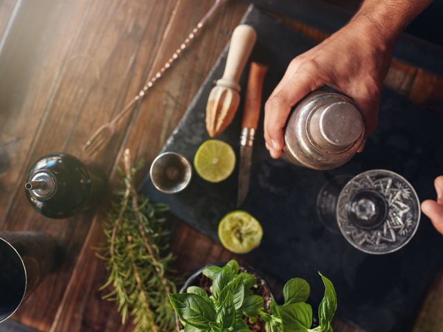 Only Premium Bartenders Can Ace This Cocktail Quiz | Playbuzz